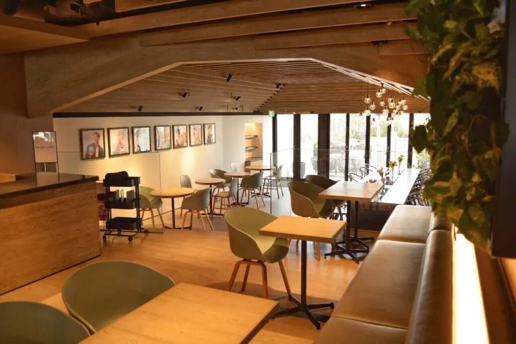 【原宿】Wifi・電源あり！パソコン作業におすすめ『harajuku cafe GALAXY』